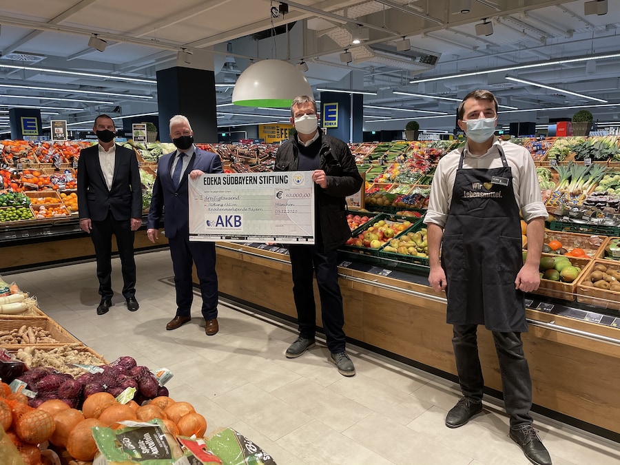 Partner im Kampf gegen Leukämie - EDEKA Südbayern Stiftung spendet ...