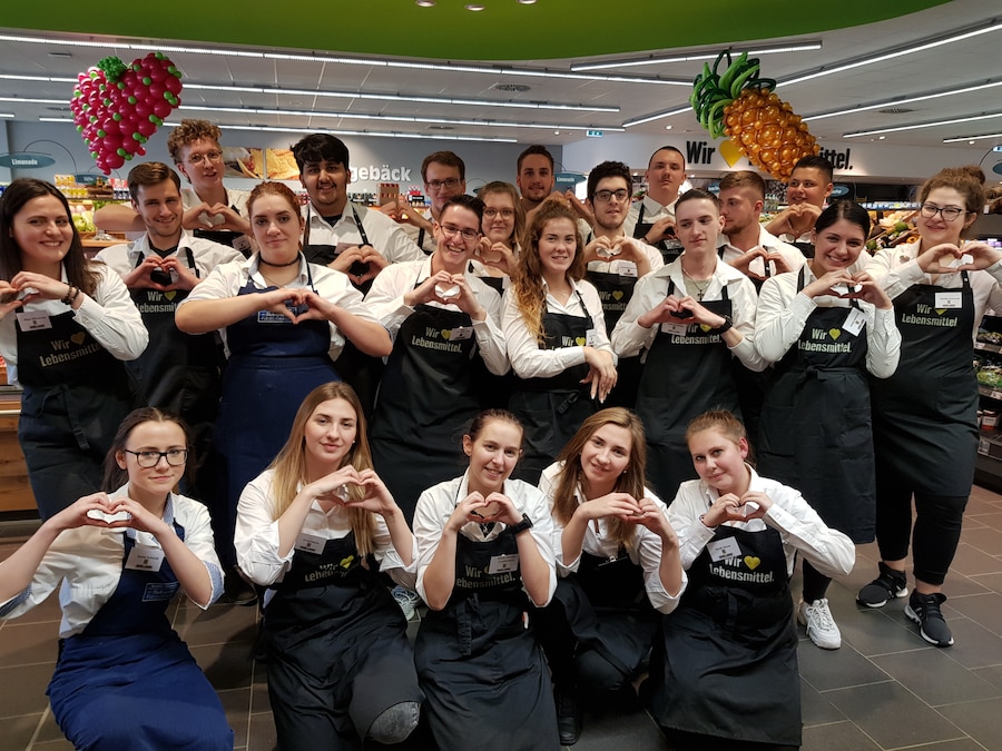 Chefs für eine Woche - EDEKA Südbayern Azubis leiten Münchner Supermarkt